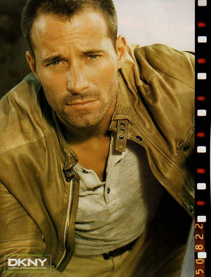 Picture of Johnny Messner