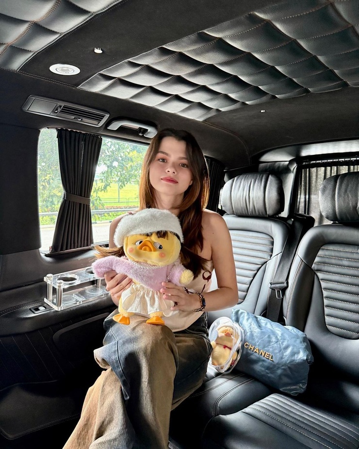 Picture of Rebecca Armstrong