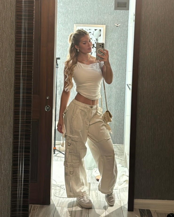 Hannah White (II) image