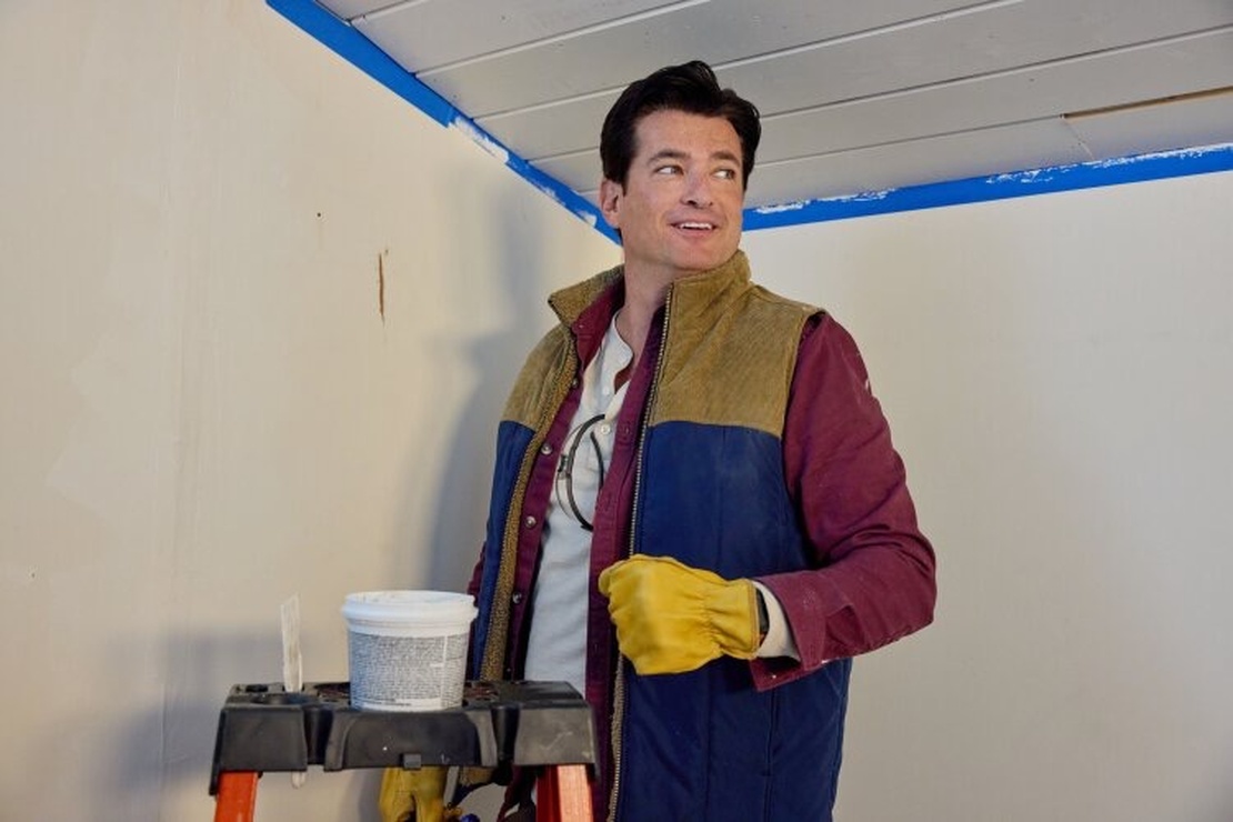 Image of Deck the Walls