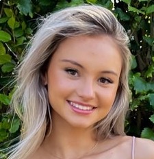 Image of Chelsea Mayer