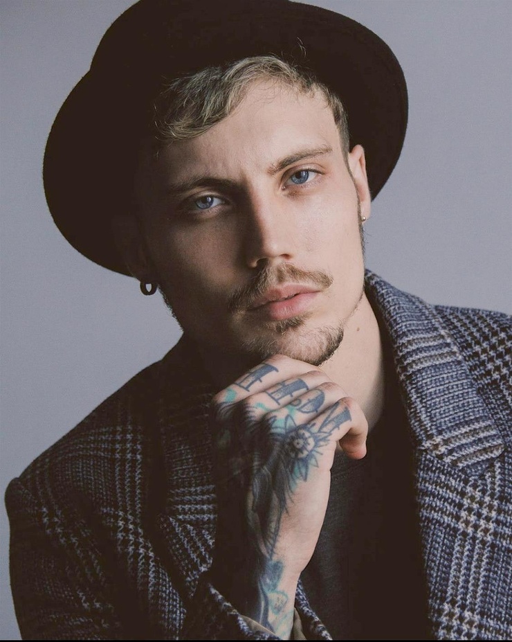 Elliot Eason image