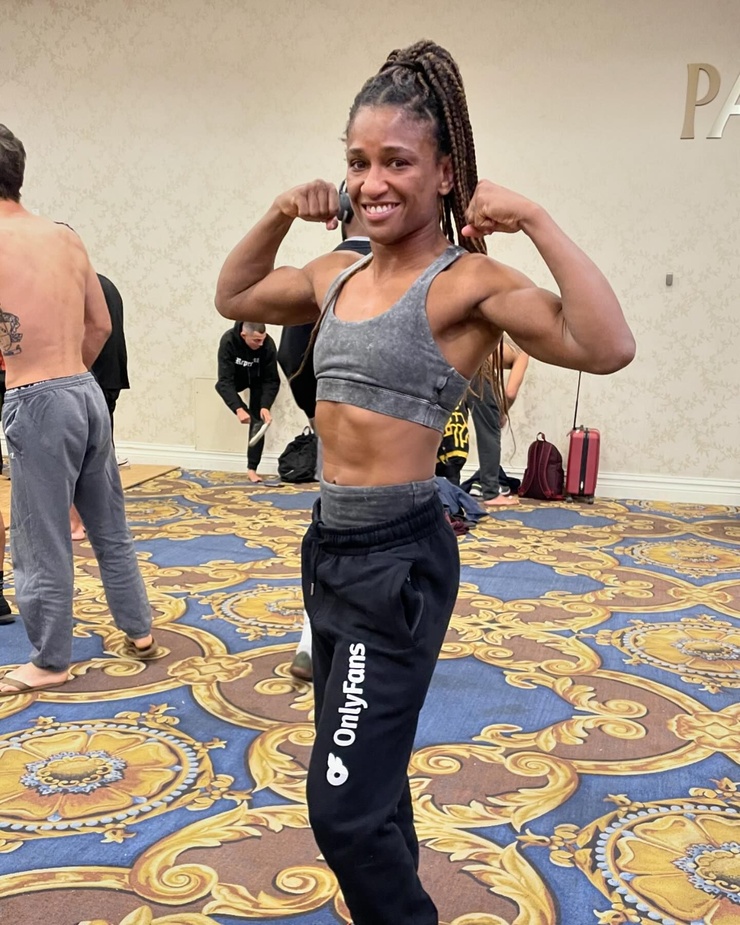 Picture of Angela Hill