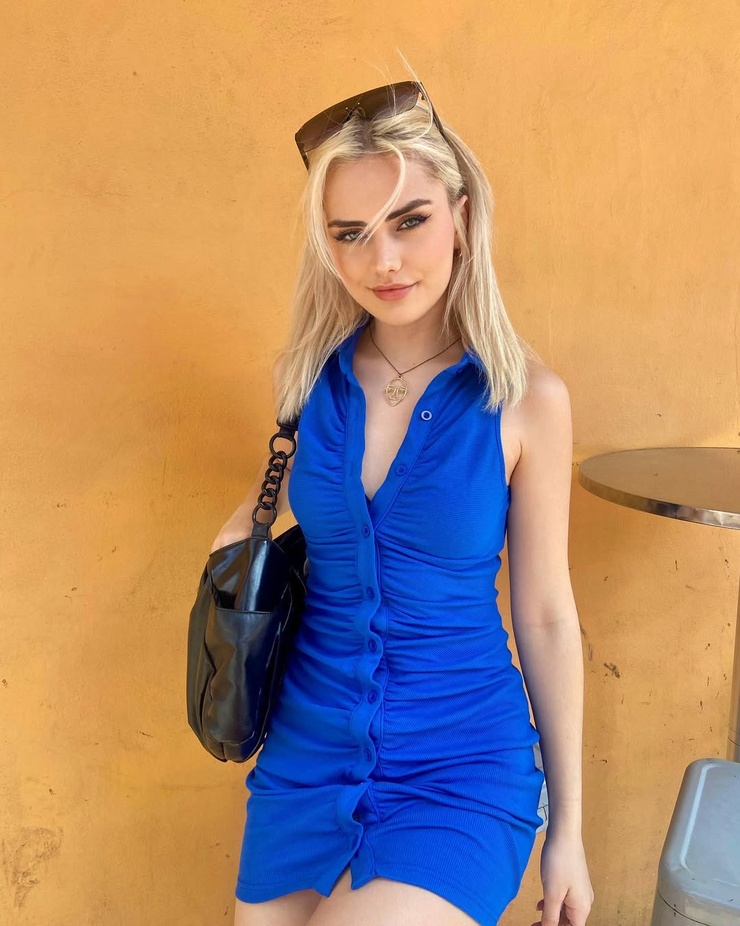 Picture of Julia Elaine