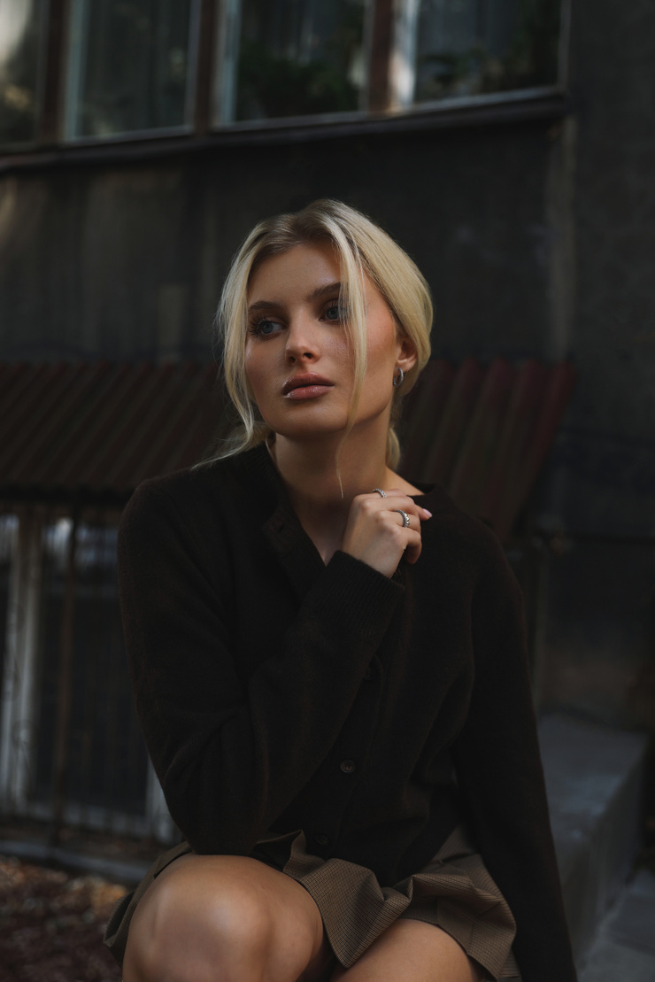 OLA SZKOLDA SEXY HOT PHOTOS - LEGS