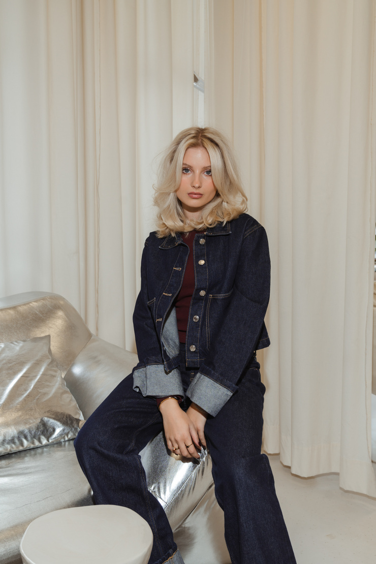 OLA SZKOLDA SEXY HOT PHOTOS - LEGS