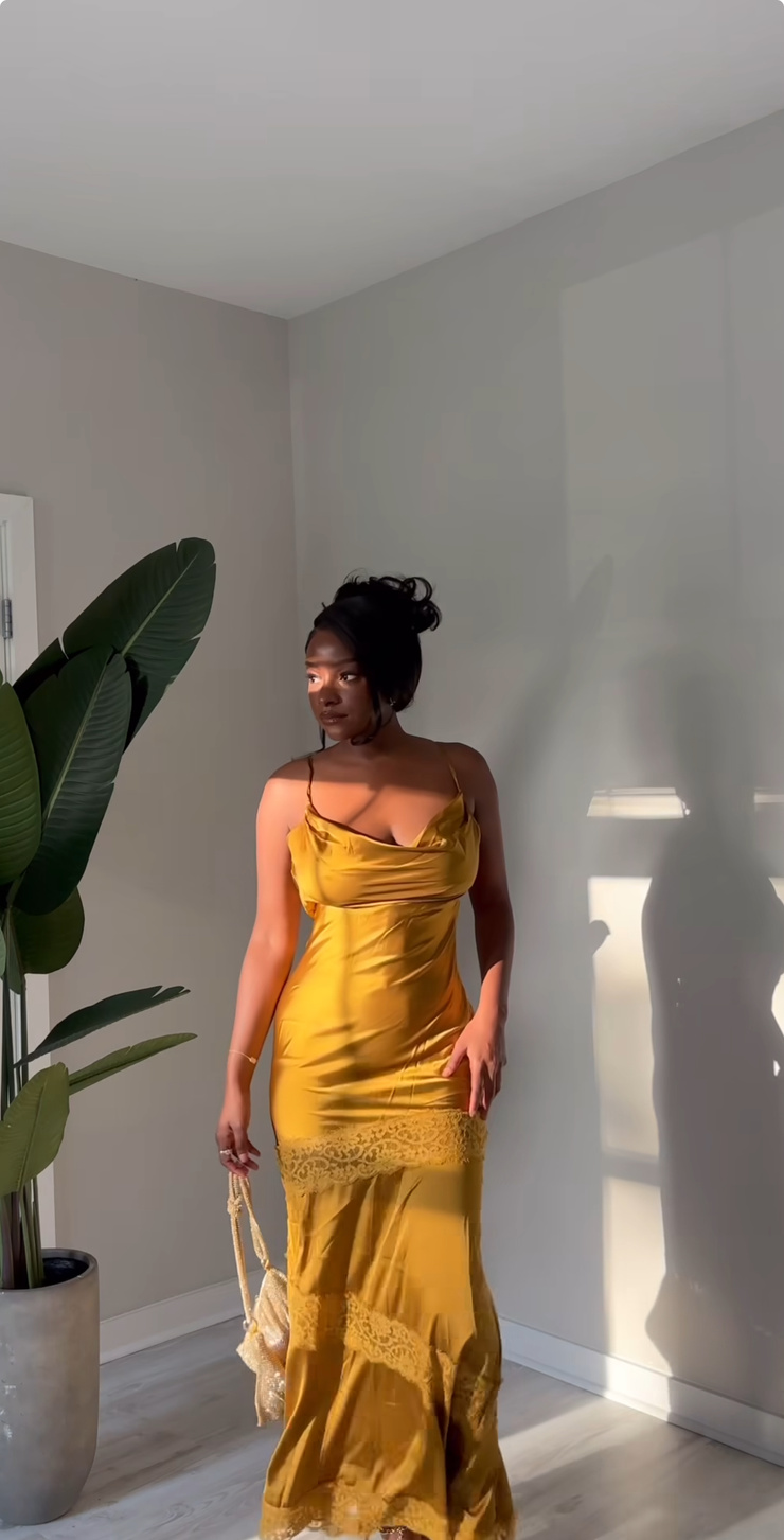 Savannah Perkins image