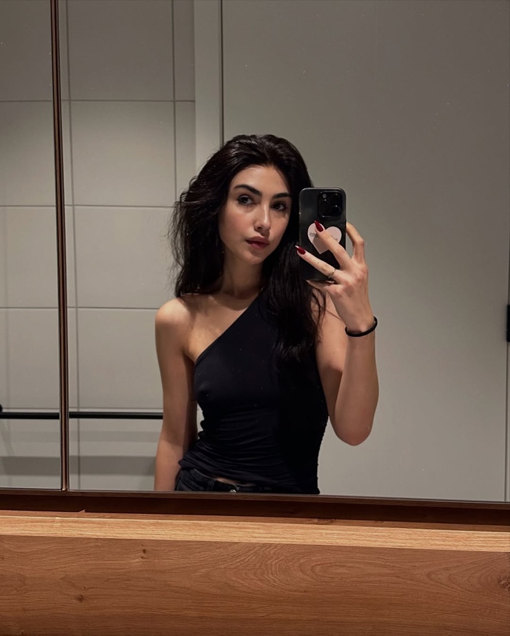 Picture of Alexa Mansour