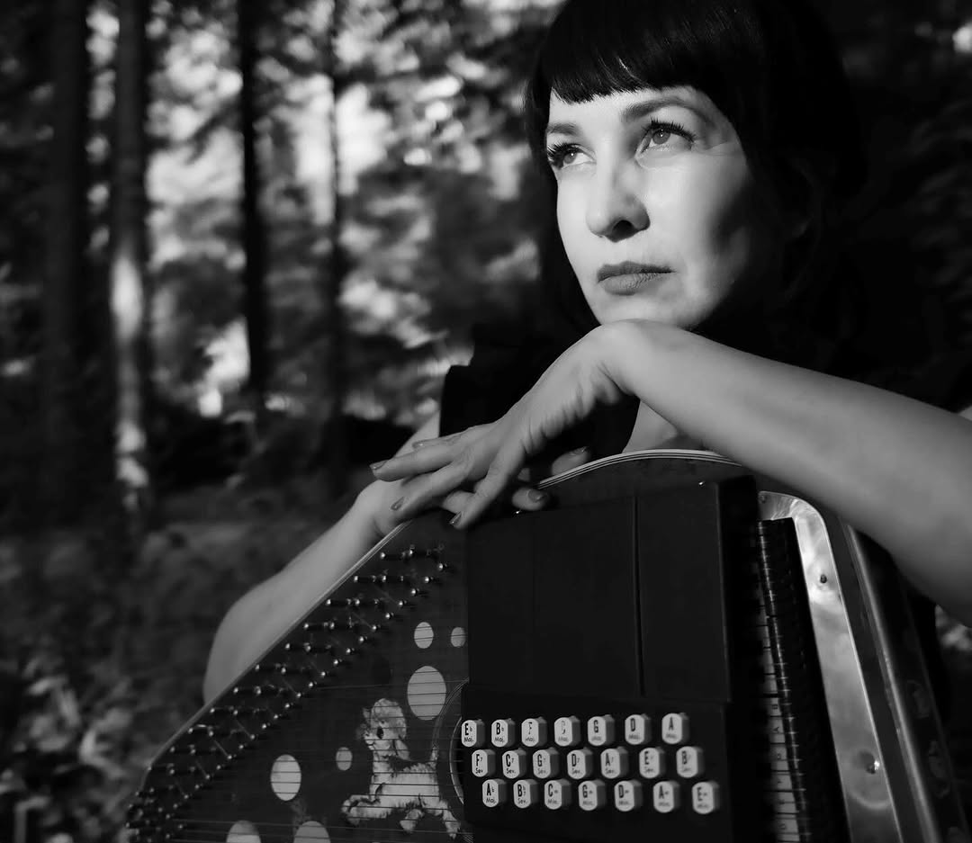 Grey DeLisle picture