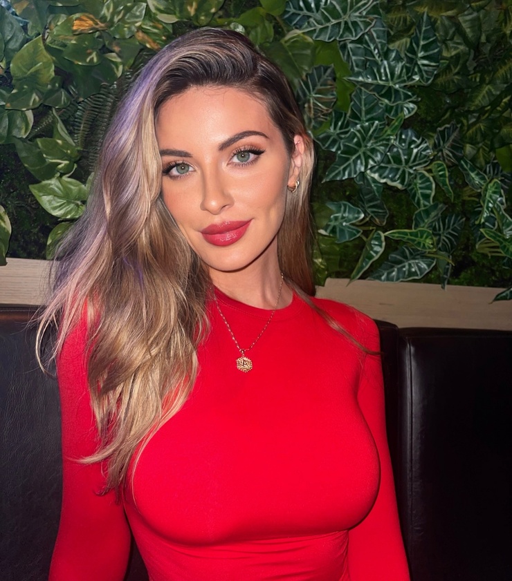 Ashley Schultz picture