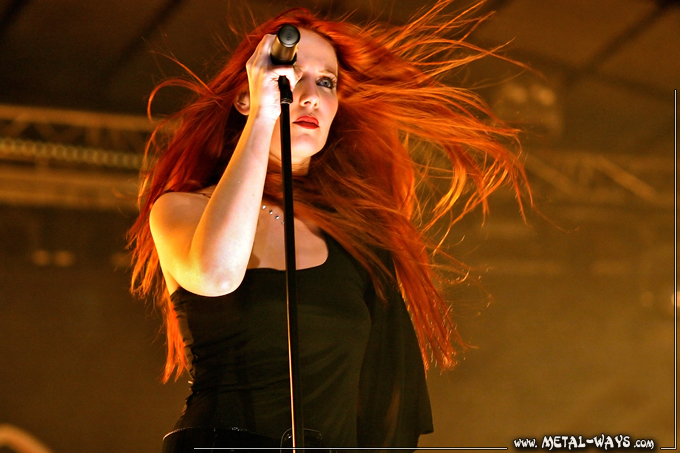 Picture of Simone Simons
