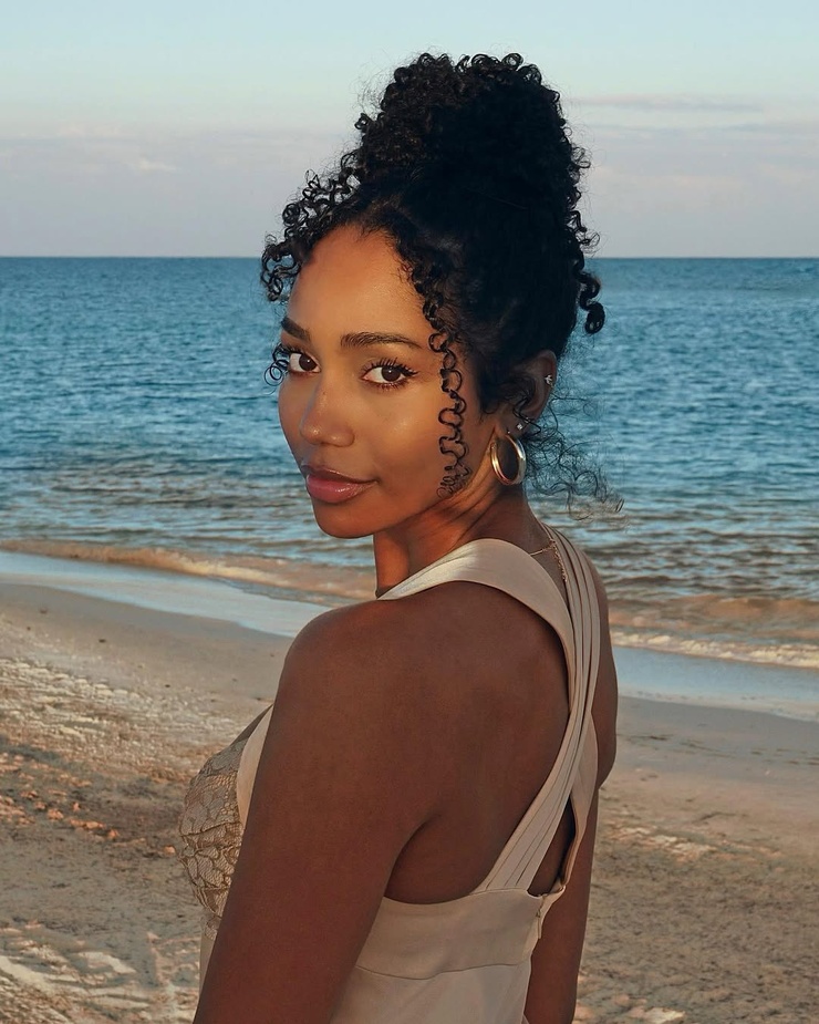 Image of Chloe Foster II