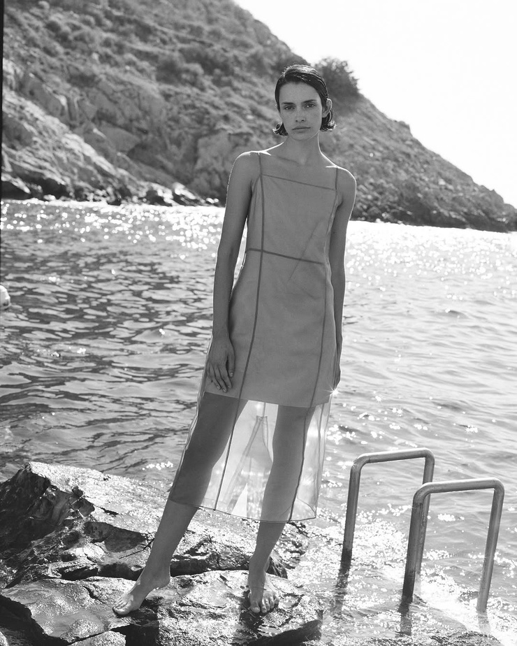 Picture of Zoe Barnard