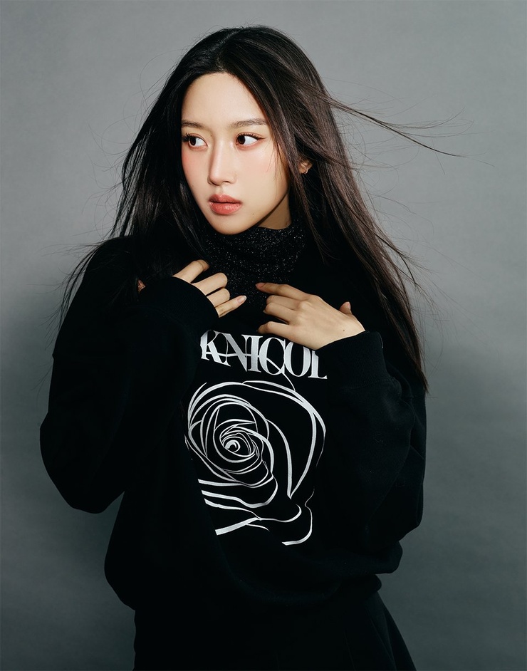 Picture of Ga-young Moon