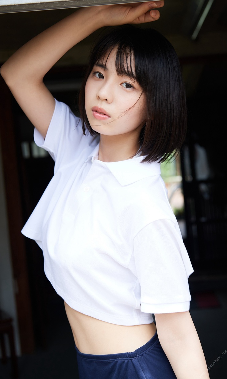 Picture of Hina Kikuchi