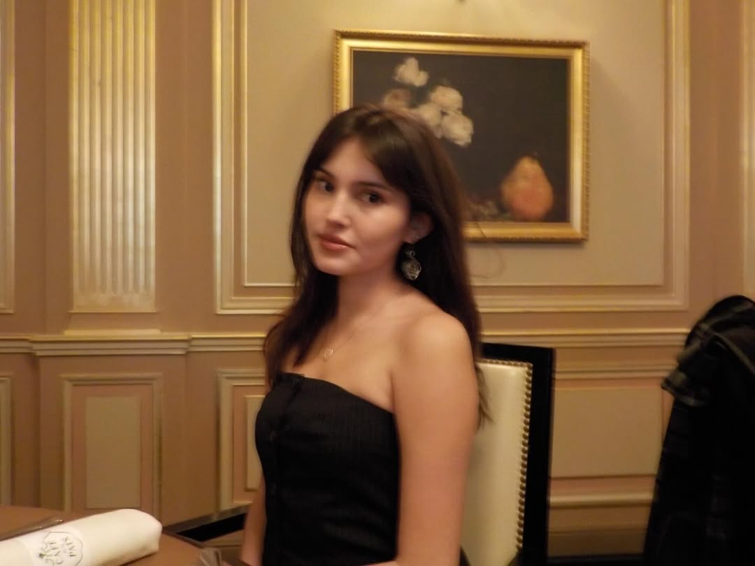 Picture of Isabel Deroy-Olson