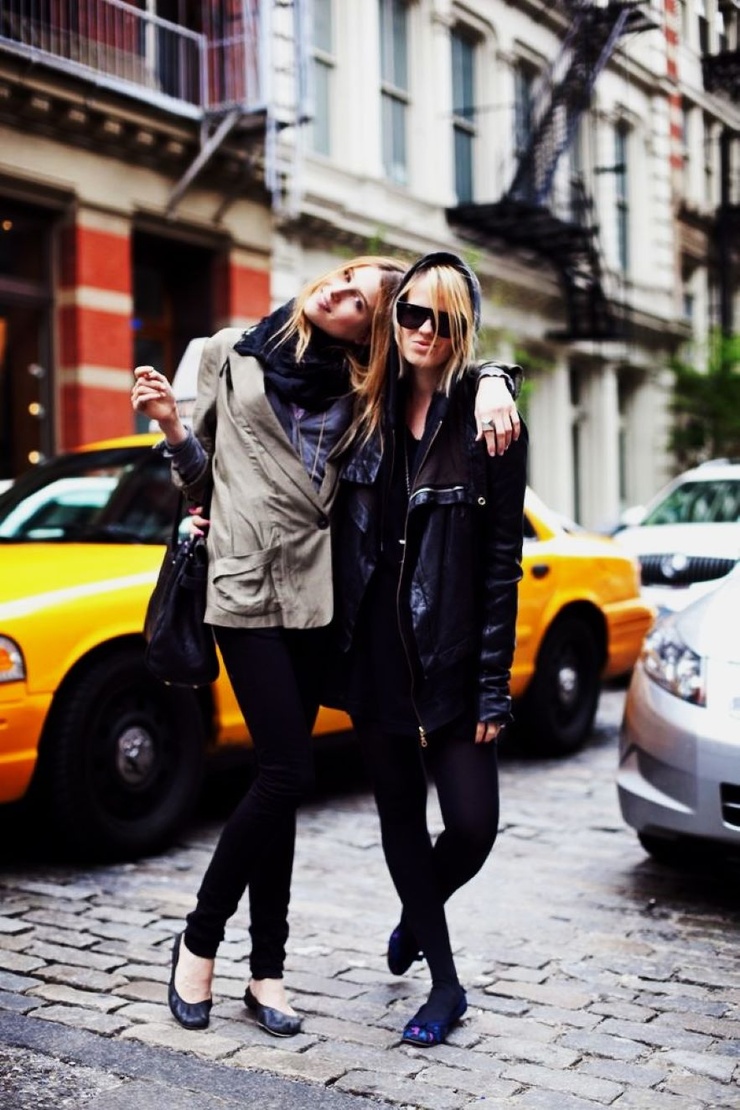 Dree Hemingway & Becka Diamond
