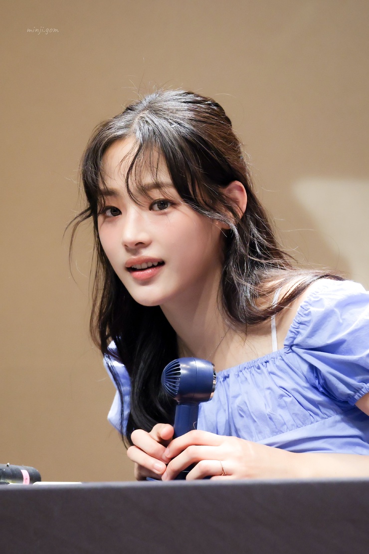 Picture of Minji Kim