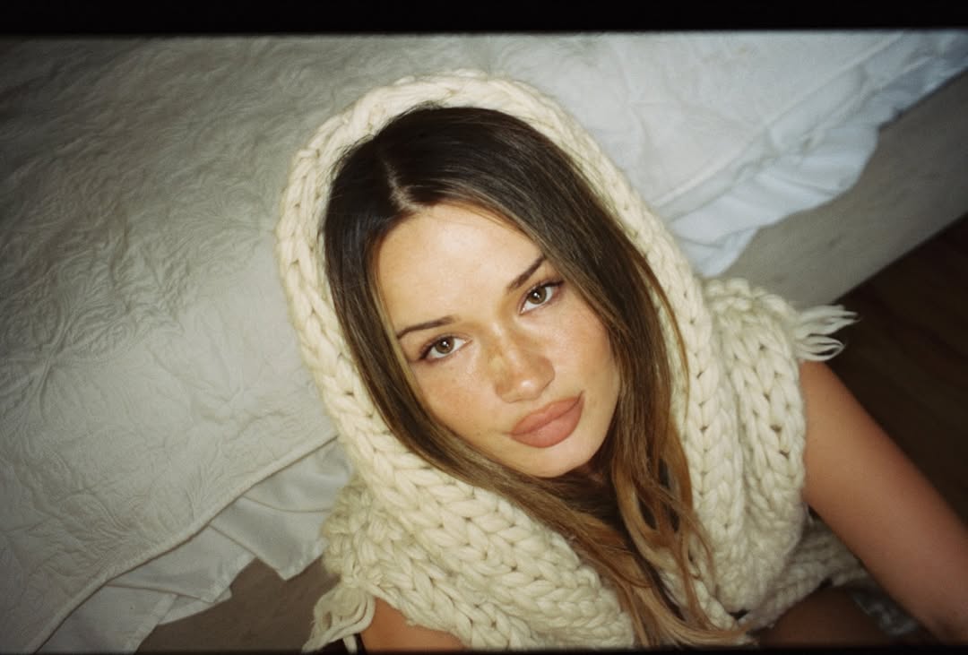 Isabelle Clarke (model) image