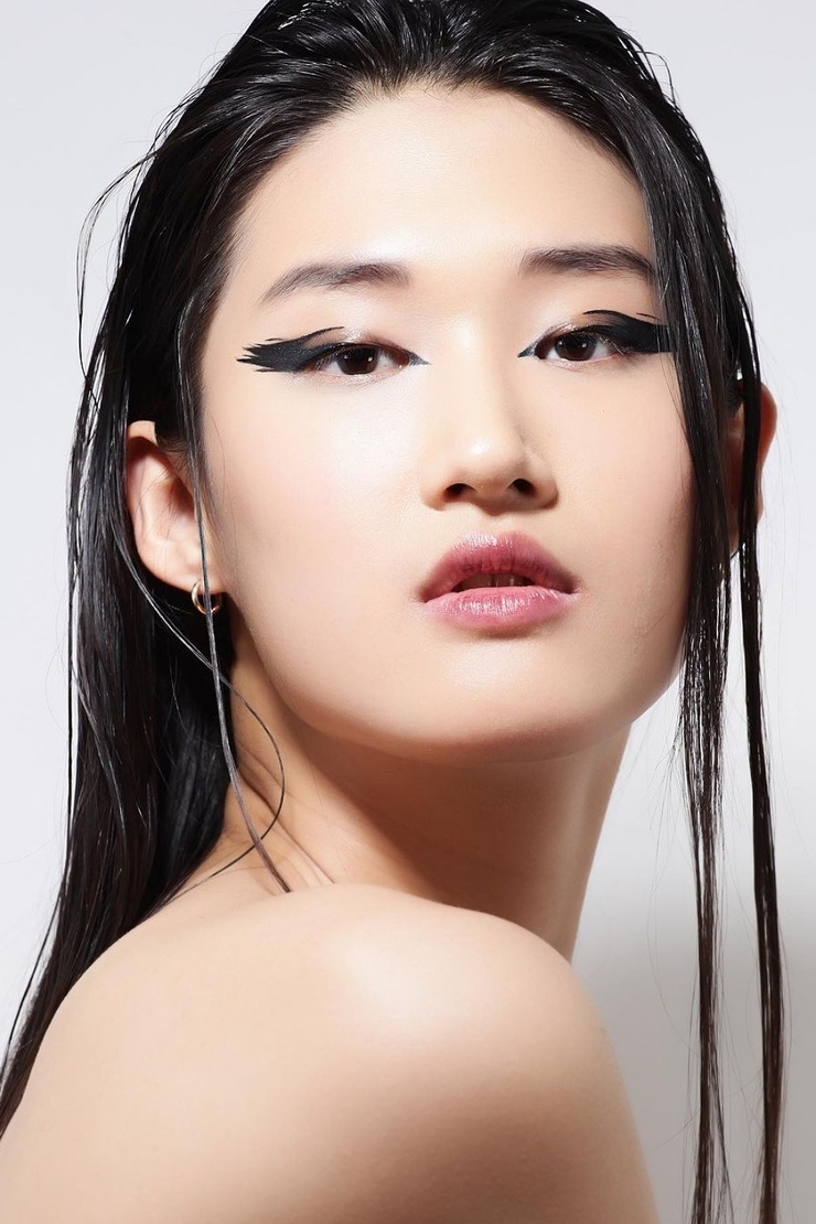 Picture of Linda Song