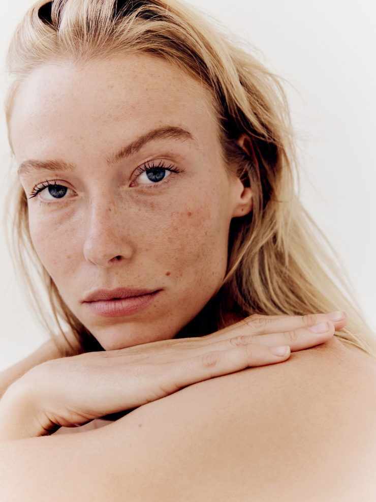 Picture of LAUREN TAYLOR model