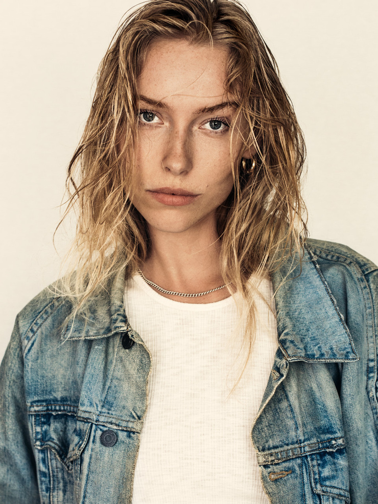 Picture of LAUREN TAYLOR model