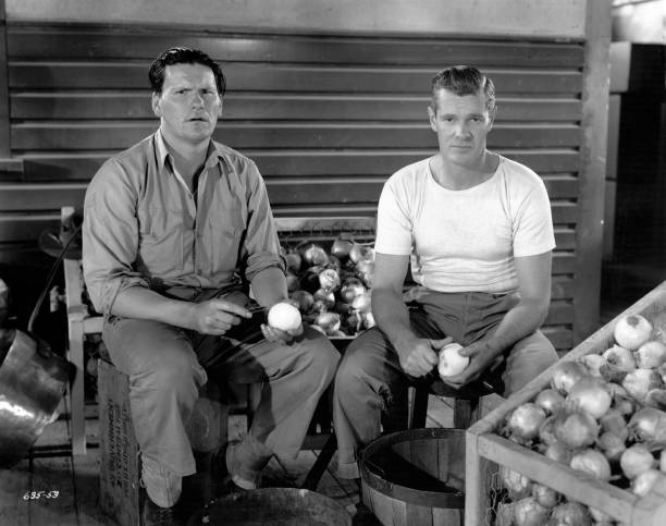 Warren Hymer, Paul Kelly