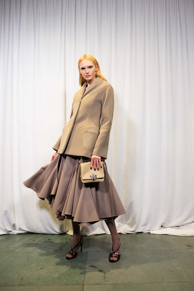 Alex Consani picture