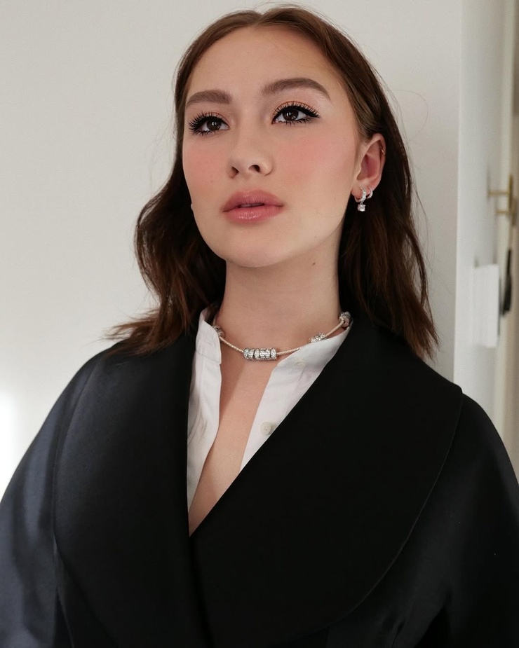 Picture of Lola Tung