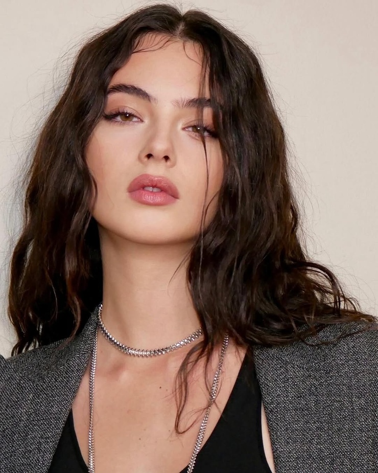 Picture of Deva Cassel