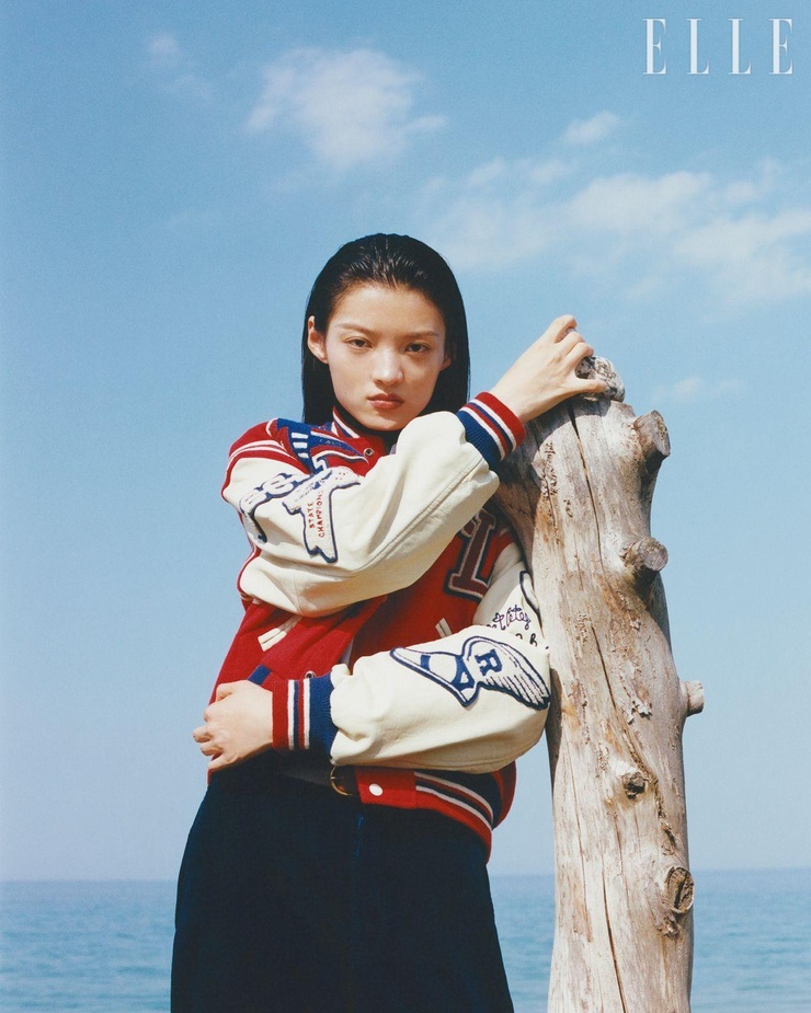 Picture of Li Ziqi (ii)