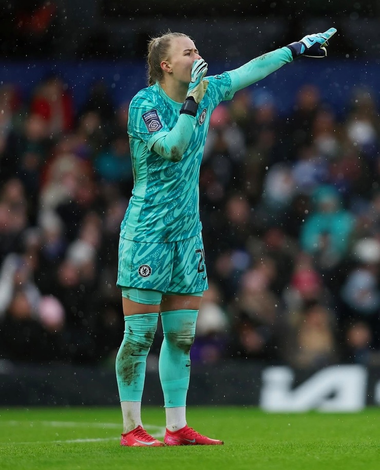 Hannah Hampton image