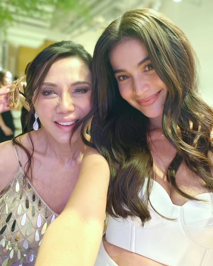 Picture of Anne Curtis