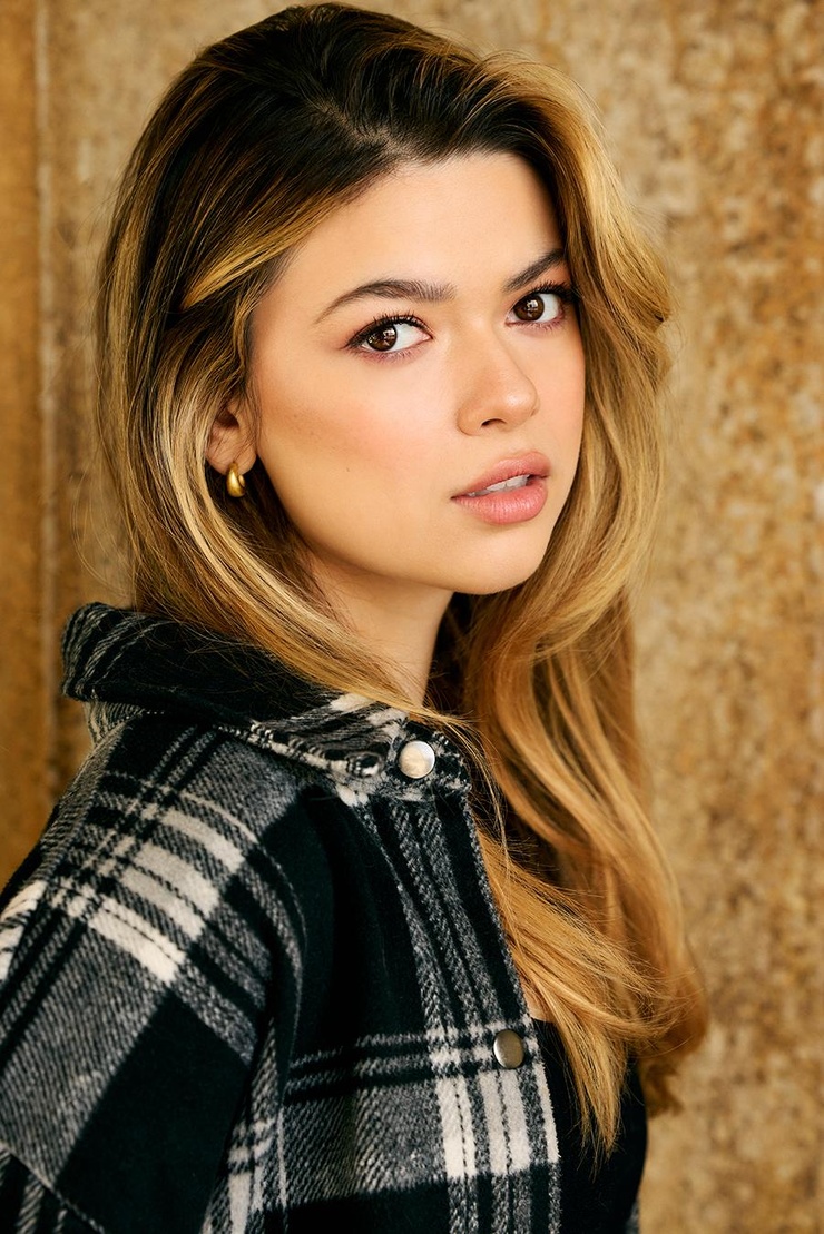 Picture of Nikki Hahn