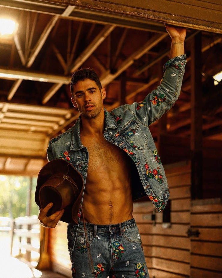 Image of Chad White