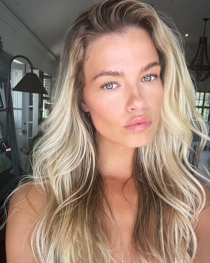 Picture of Hailey Clauson