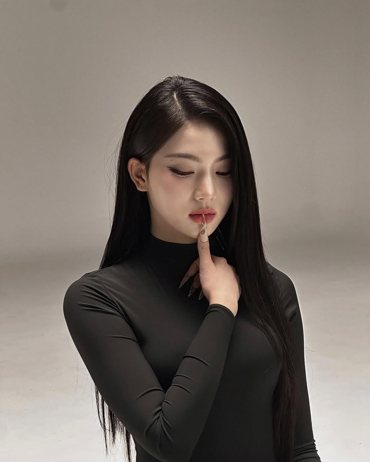 Lee chaeyoung picture