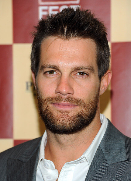 Picture of Geoff Stults
