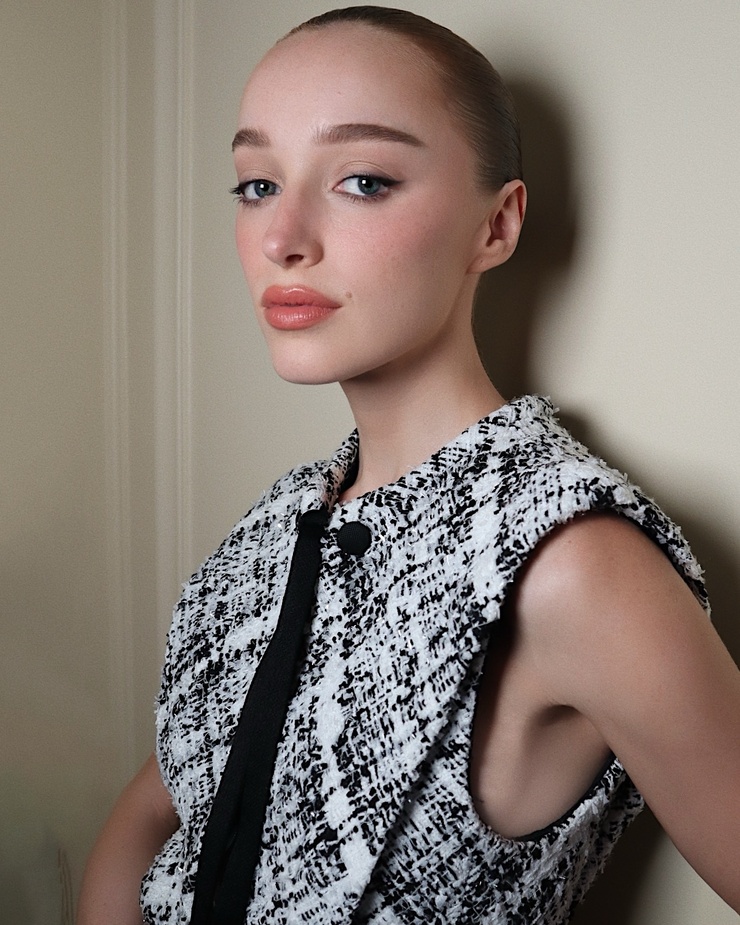 Picture of Phoebe Dynevor