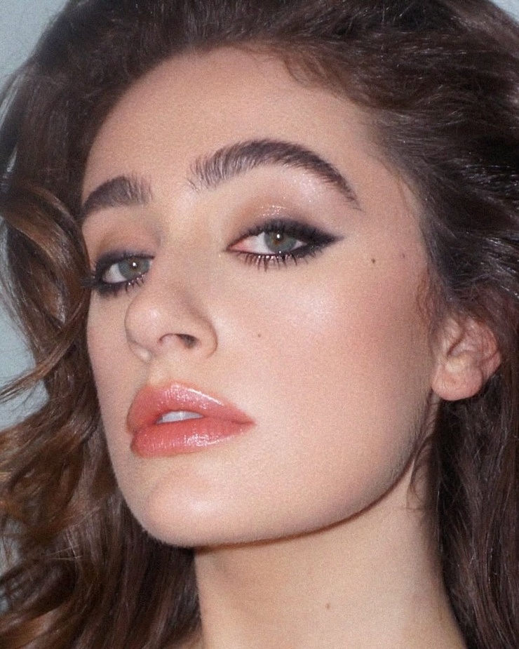 Rachel Sennott picture