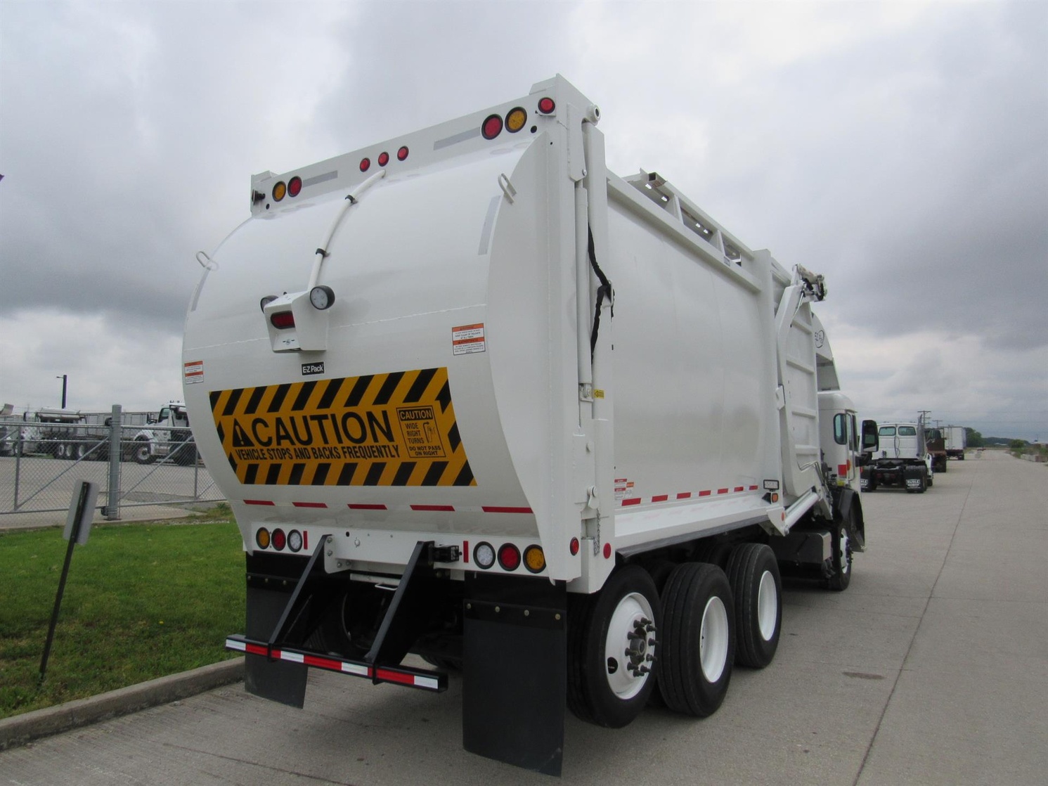 2024 Peterbilt Model 520