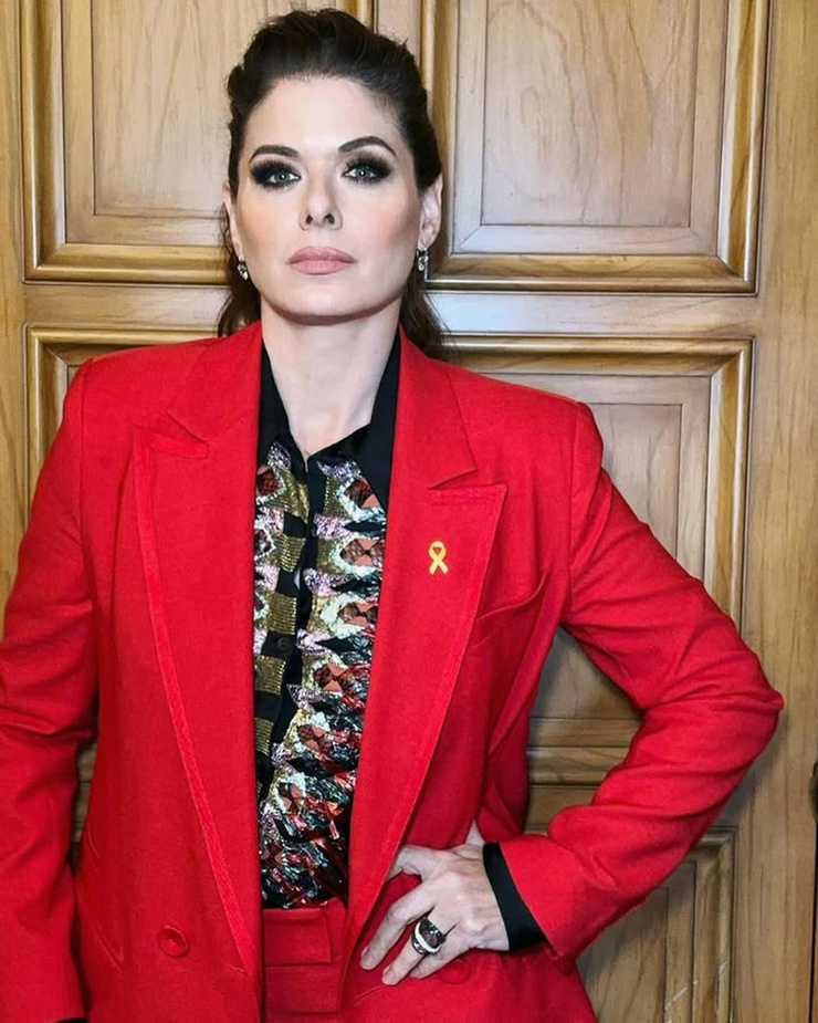 Image of Debra Messing