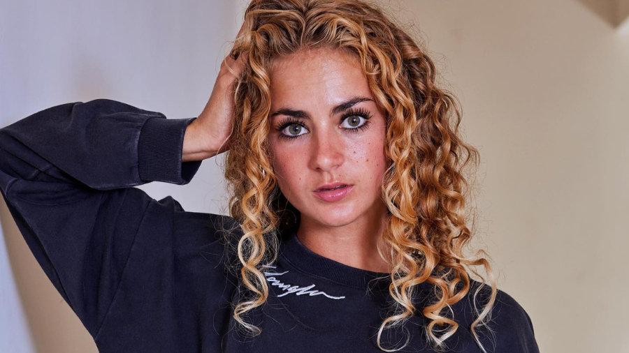 Claire Stone picture