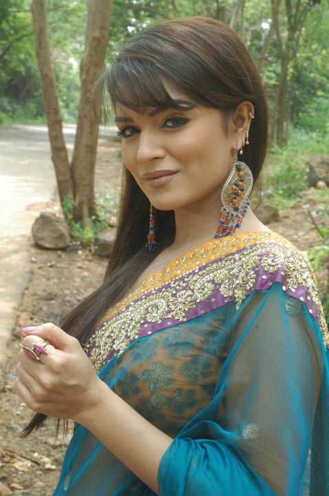 Picture of Aashka Goradia