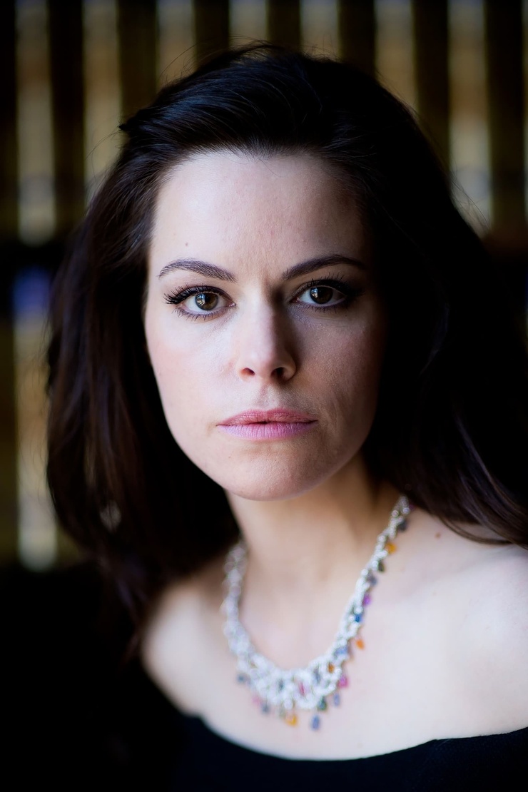 Picture of Emily Hampshire