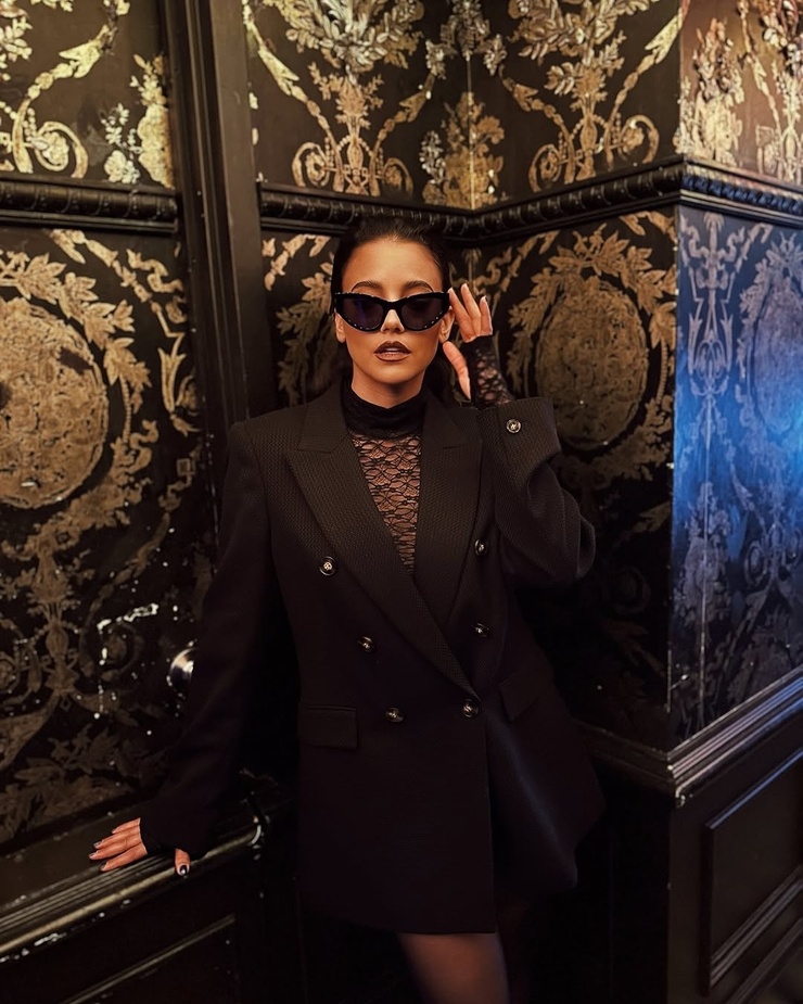 Gabrielle Walsh image