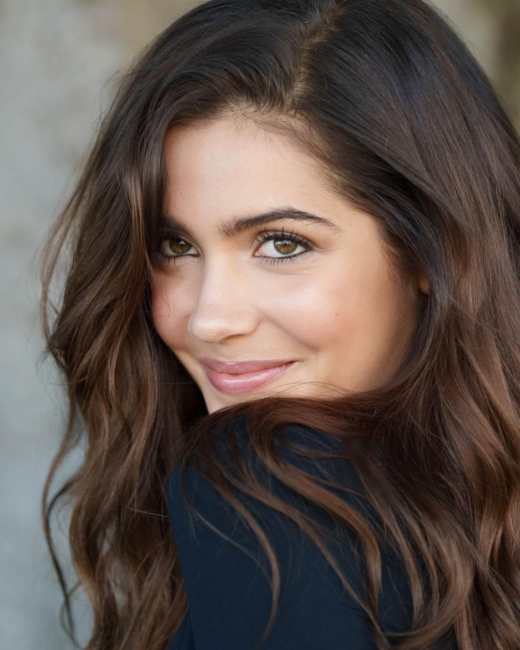 Emmy Perry picture