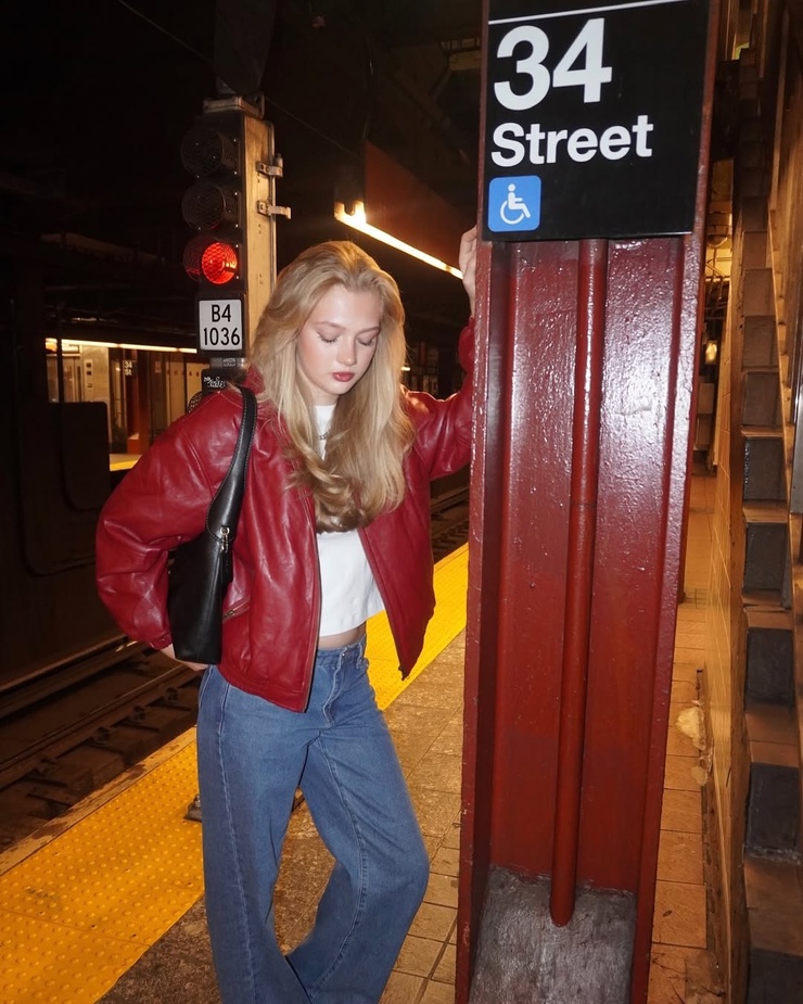 Picture of Sarah Abbott