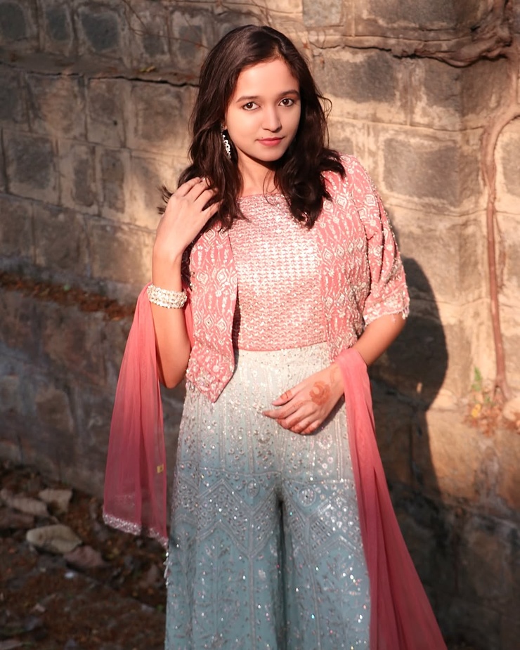 Picture of Roshni Ansari