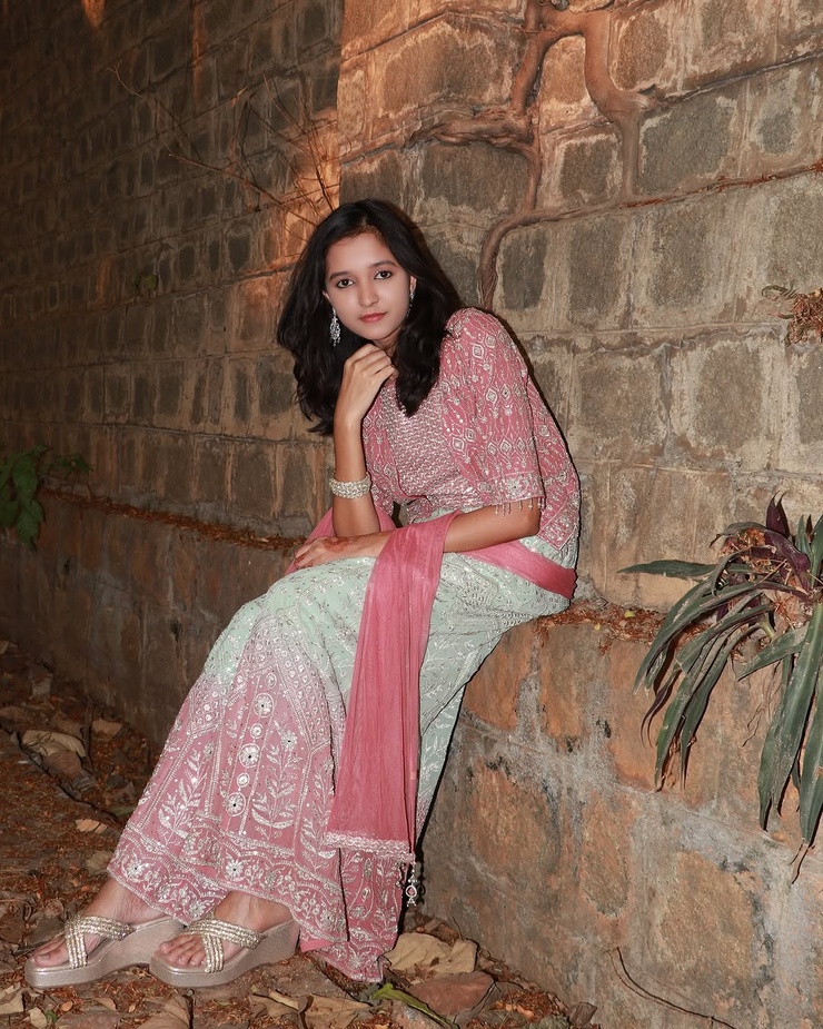 Picture of Roshni Ansari